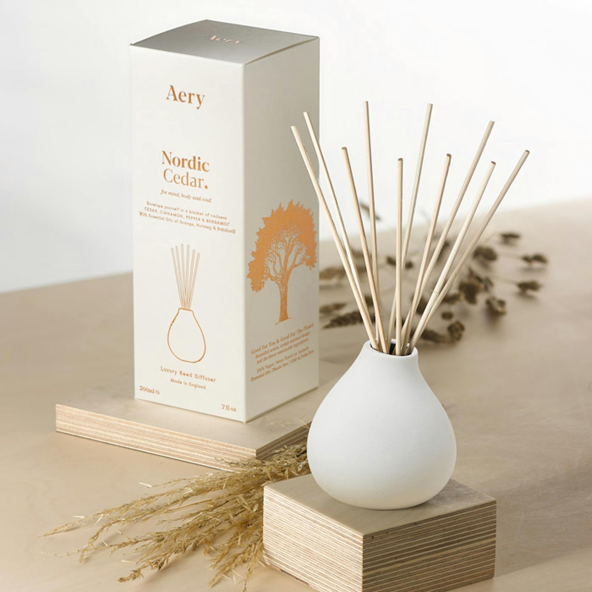 Fernweh Ceramic Nordic Cedar Diffuser 200ml | The Fragrance Shop